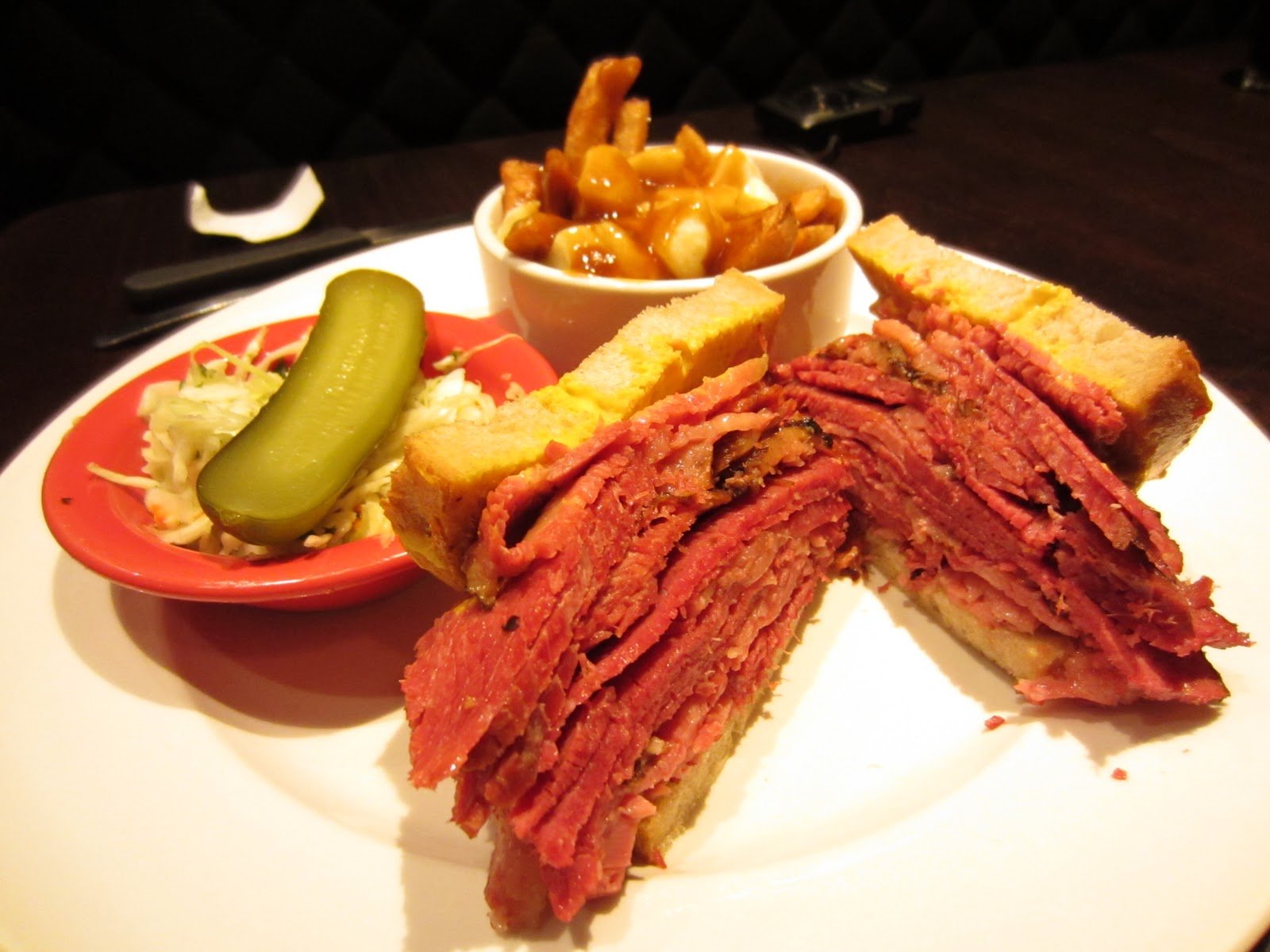 Dunn’s Famous- Tons of Meaty Goodness - EATING with Kirby